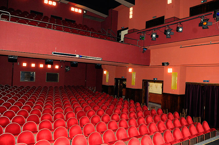 Divadlo Palace ve fotogalerii